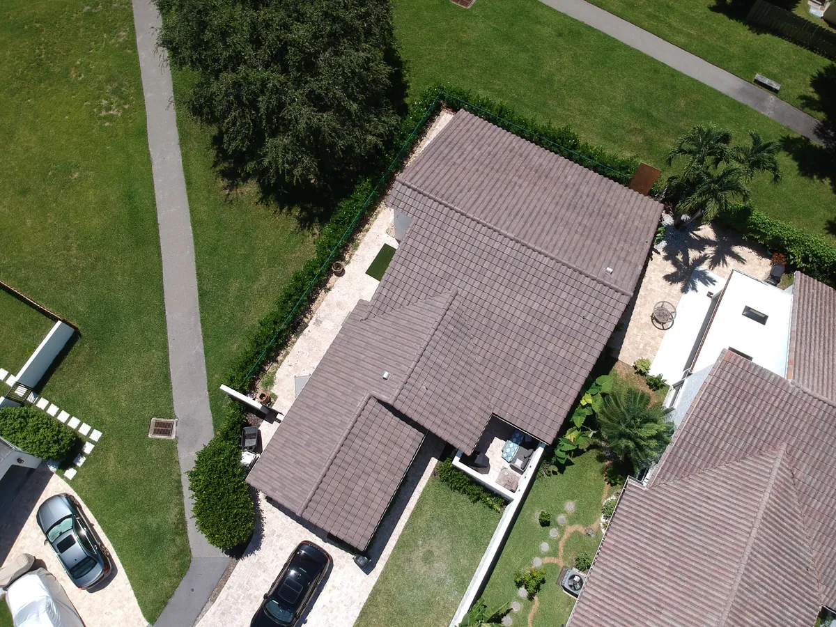 Mompie Construction | Roofing & Windows Palm Beach FL